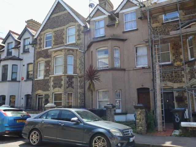 2 bed flat to rent