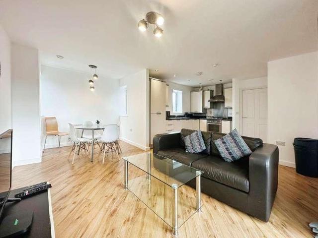 2 bed flat to rent