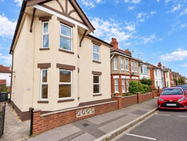 2 bed flat to rent