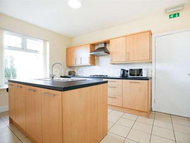 2 bed flat to rent