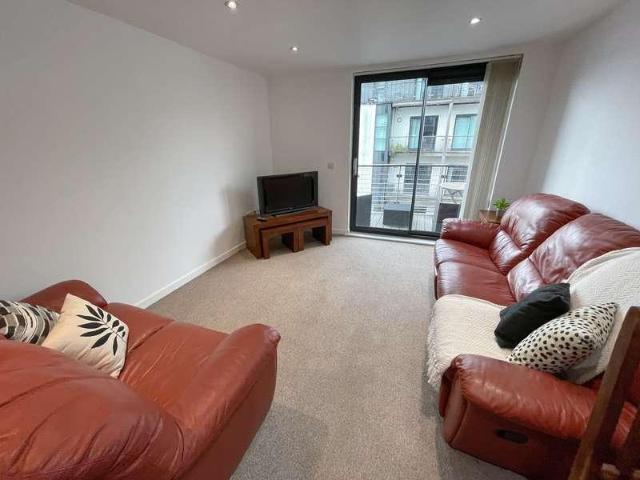 2 bed flat to rent
