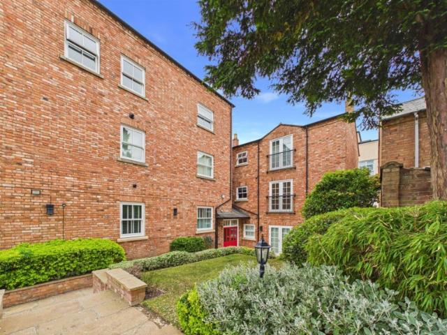 2 BED Flat To rent