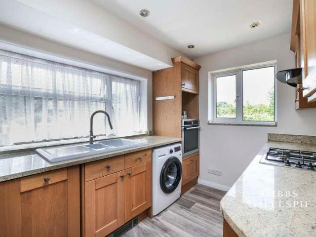2 bed flat to rent