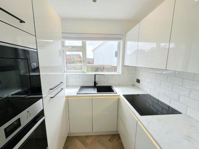 2 bed flat to rent