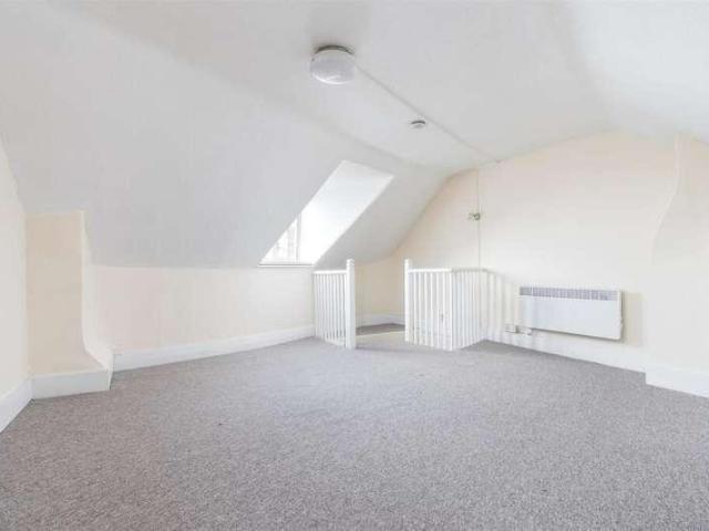 2 bed flat to rent