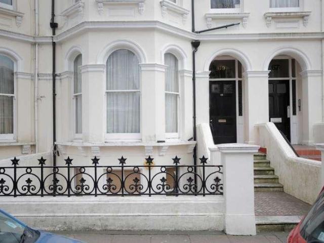 2 bed flat to rent