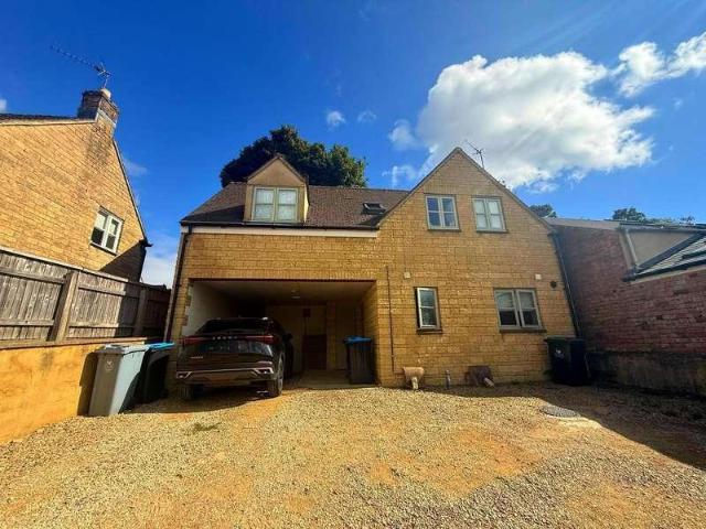 2 bed flat to rent