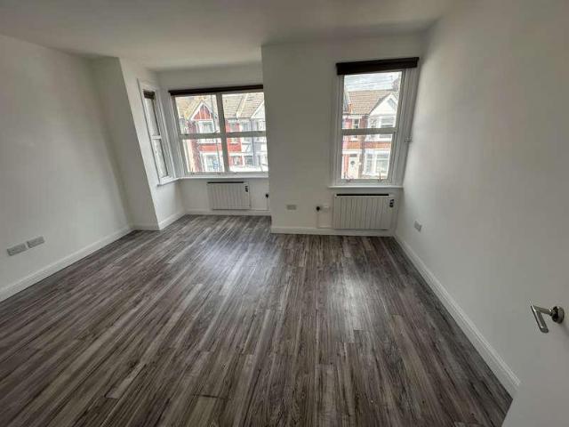 2 bed flat to rent