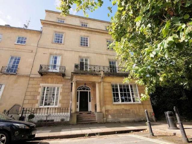 2 bed flat to rent