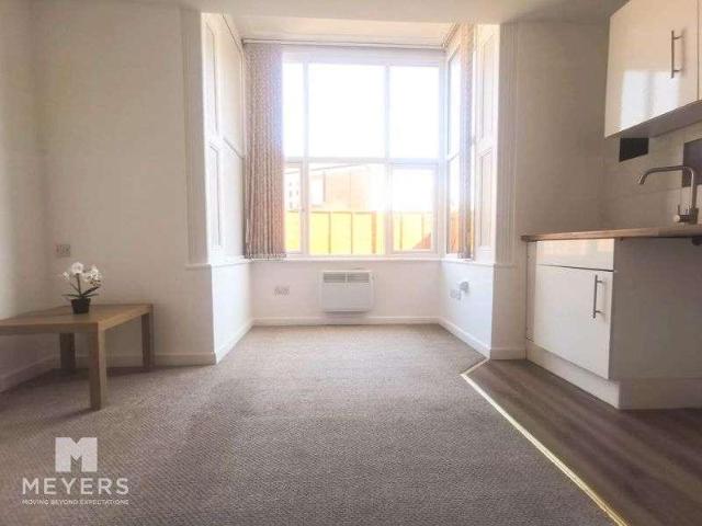 2 bed flat to rent