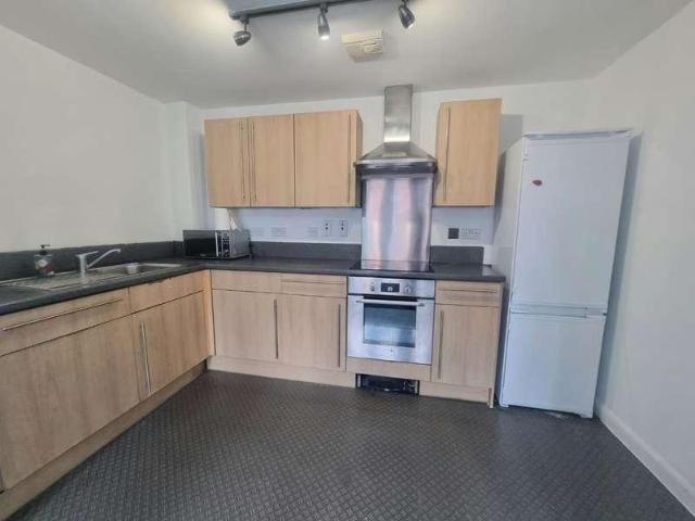 2 bed flat to rent