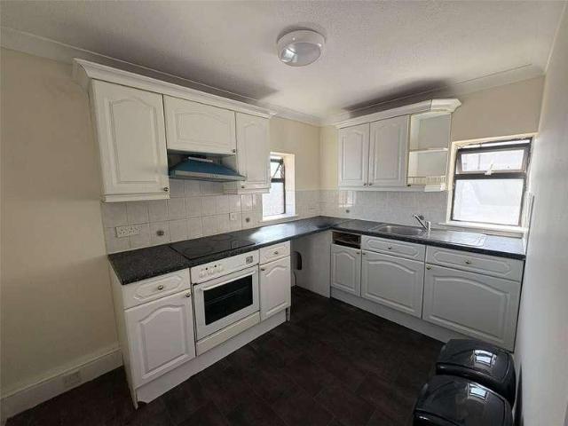 2 bed flat to rent