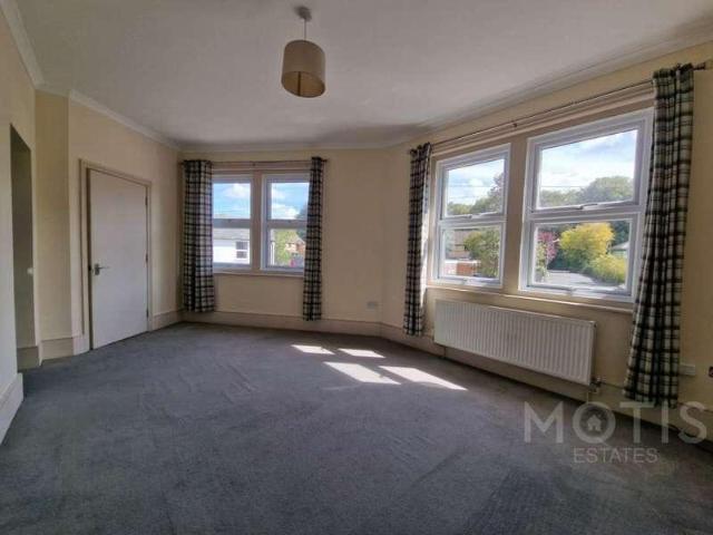 2 bed flat to rent