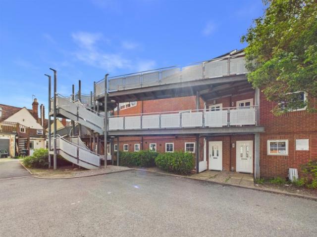 2 BED Flat To rent