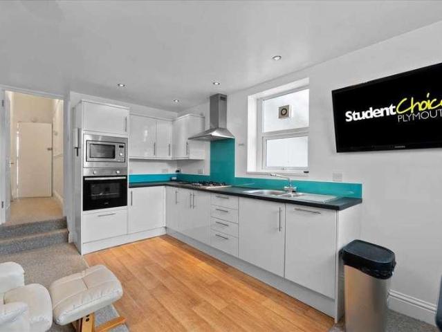 2 bed flat to rent