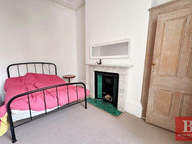 2 bed flat to rent