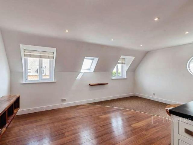 2 bed flat to rent