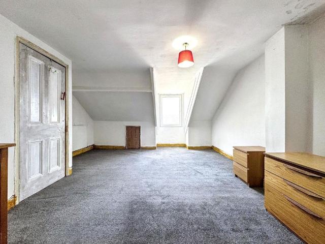 2 bed flat to rent