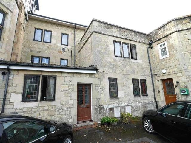 2 bed flat to rent