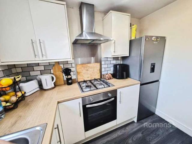 2 bed flat to rent