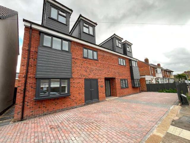 2 bed flat to rent