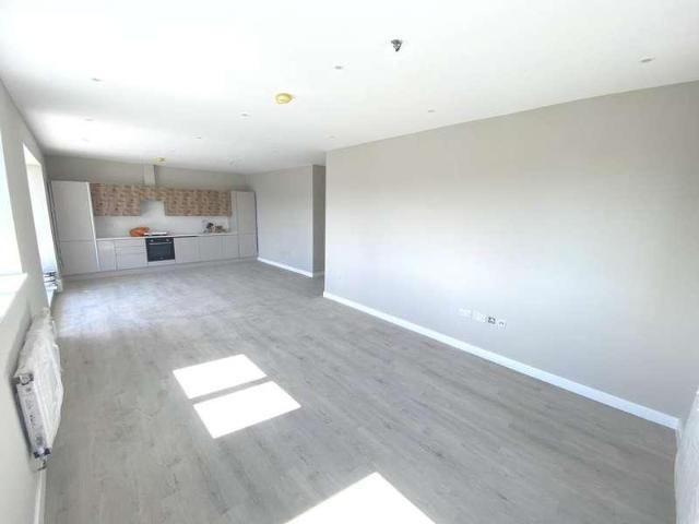 2 bed flat to rent