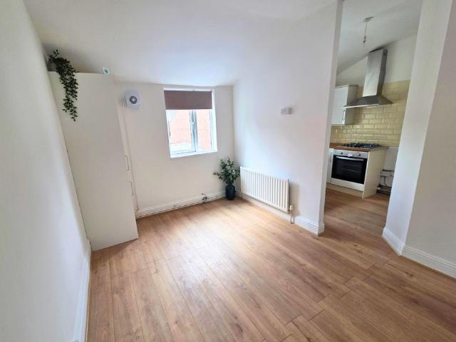 2 Bed Flat To Rent