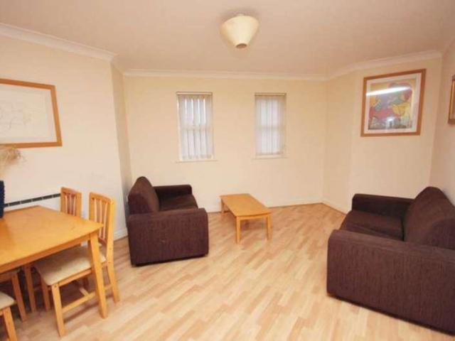 2 bed flat to rent