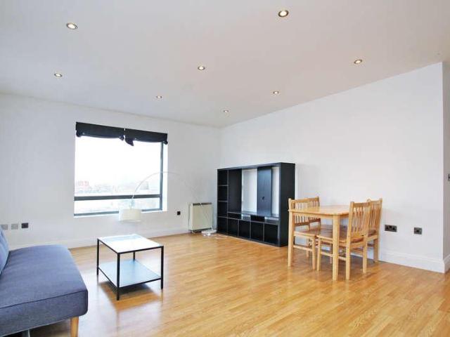 2 bed flat to rent
