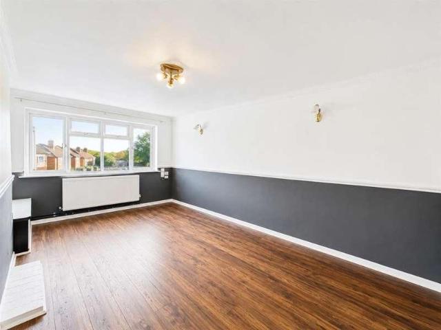2 bed flat to rent