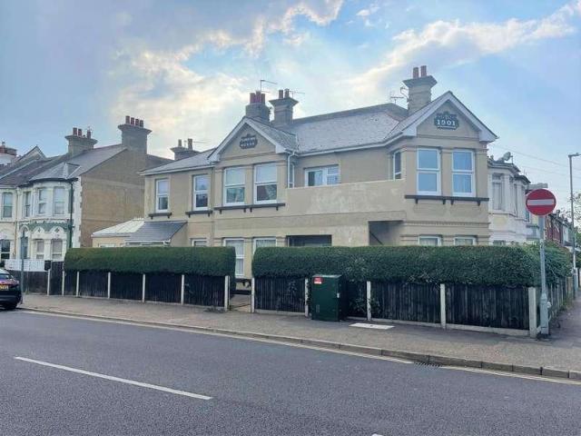 2 bed flat to rent