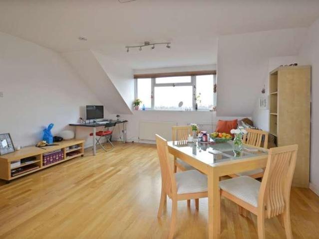 2 bed flat to rent