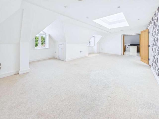 2 bed flat to rent