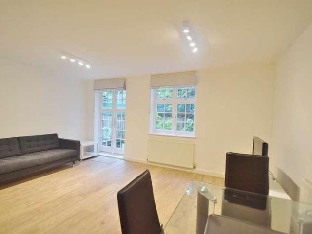 2 bed flat to rent
