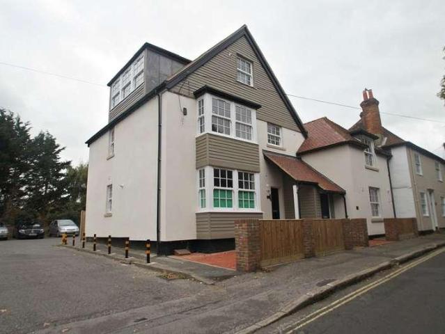 2 bed flat to rent