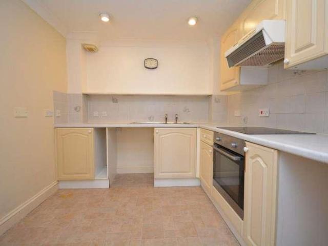 2 bed flat to rent