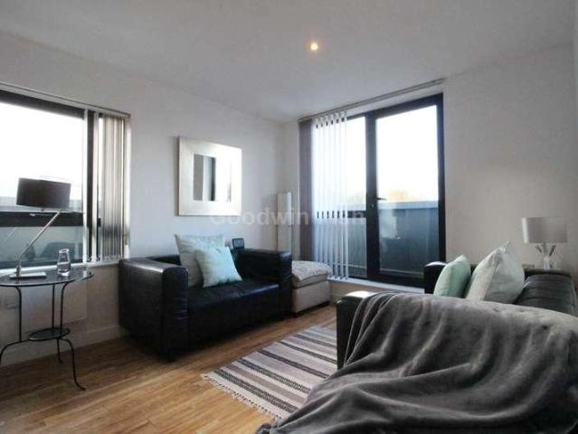 2 bed flat to rent