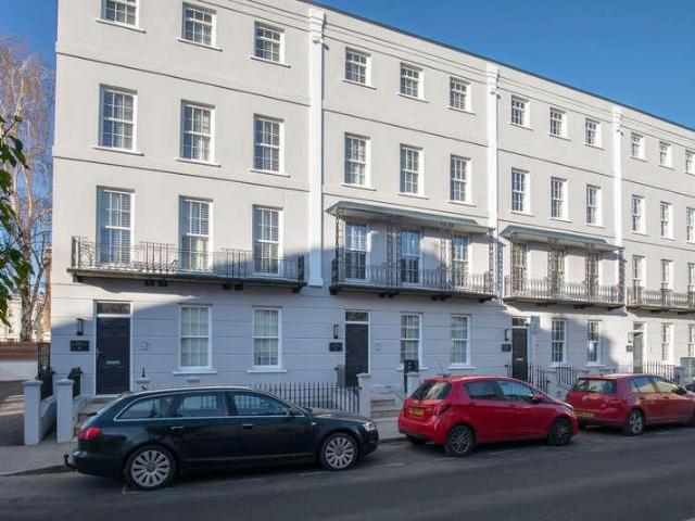 2 bed flat to rent