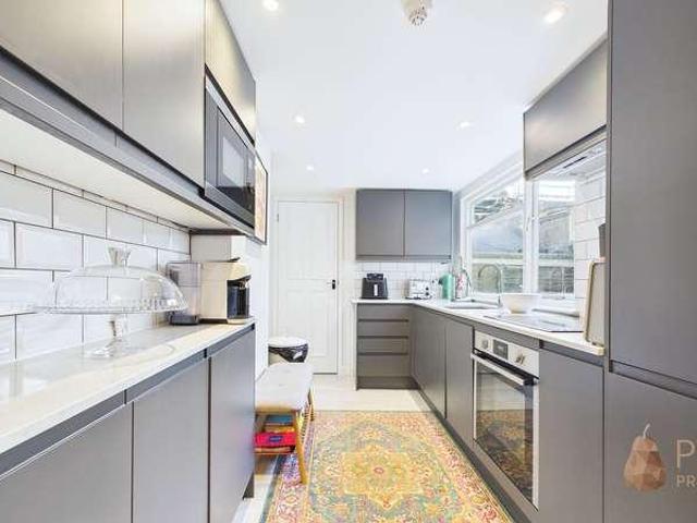 2 bed flat to rent