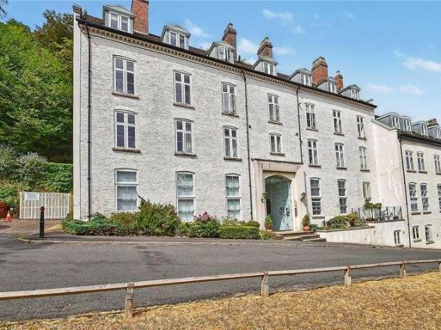 2 bed flat to rent