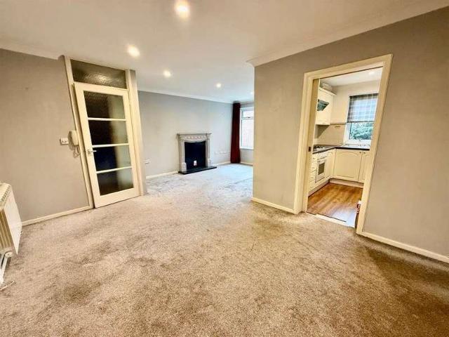2 bed flat to rent
