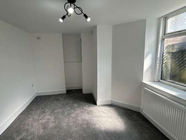 2 bed flat to rent