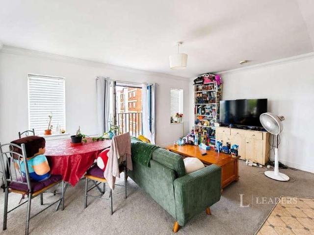 2 bed flat to rent