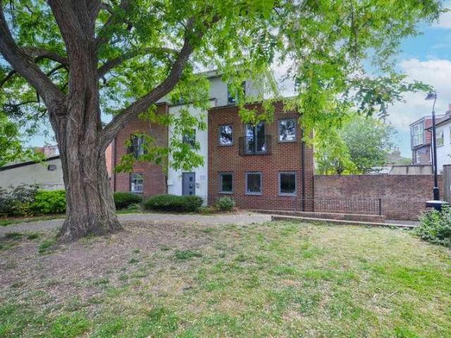 2 bed flat to rent