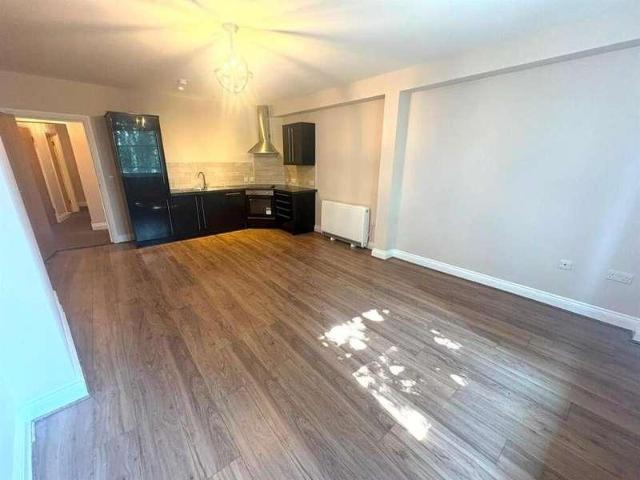 2 bed flat to rent