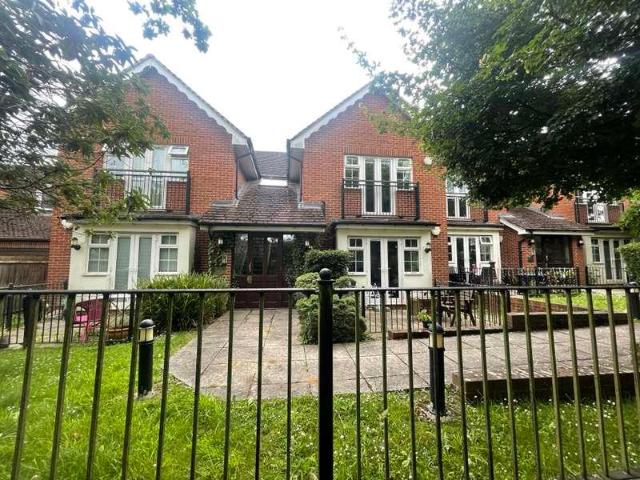 2 bed flat to rent