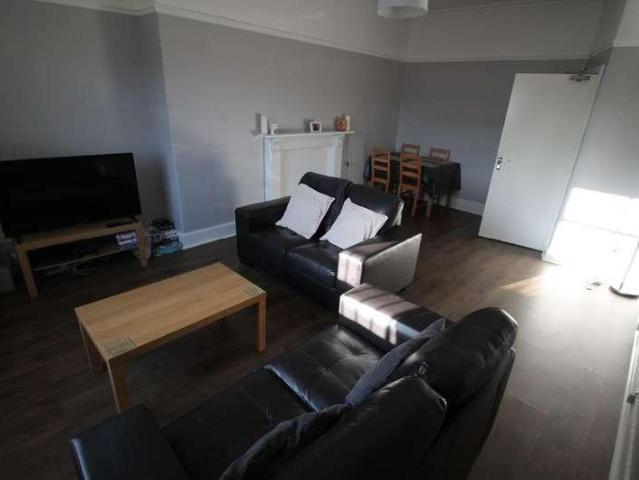2 bed flat to rent