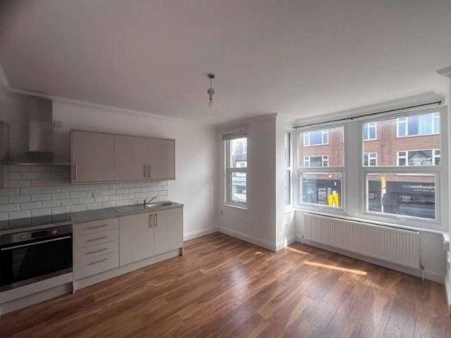2 bed flat to rent