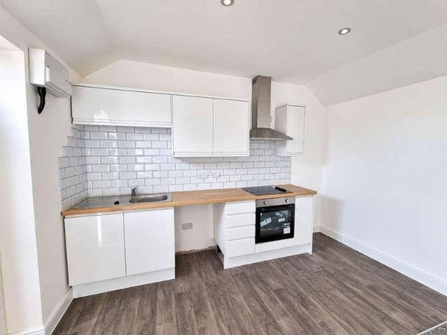 2 bed flat to rent