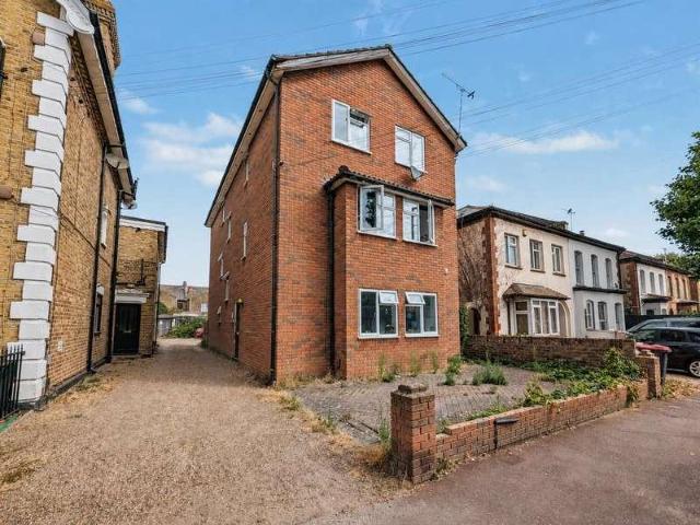 2 bed flat to rent